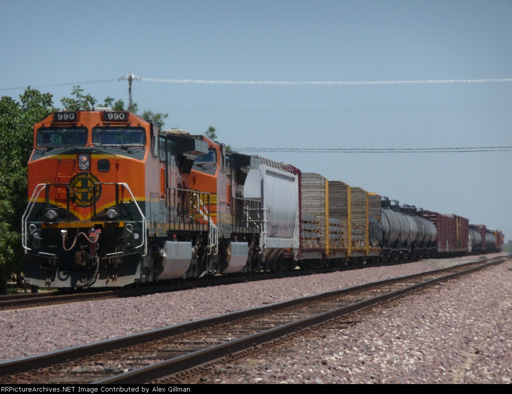 BNSF 990 Westbound